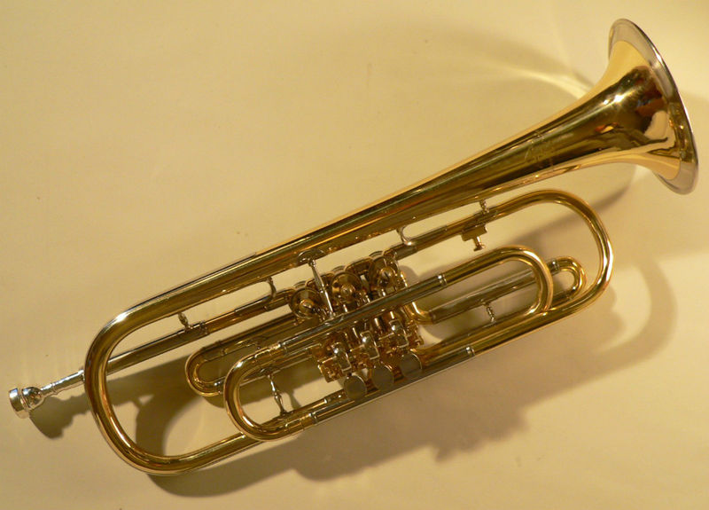 Miraphone Basstrompete in Eb/Es. Neu lackiert. Wunderschön · Trompete