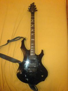 ESP LTD F-200 EMG81 · Elektro Gitarre